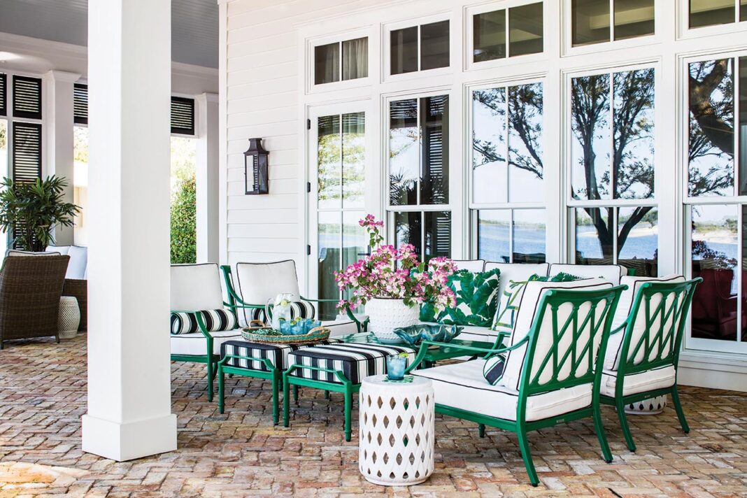 Coastal Charm with Mid-Century Elegance: Designer Mallory Mathison ...