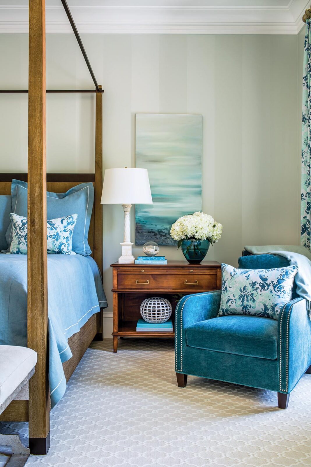 Coastal Charm with Mid-Century Elegance: Designer Mallory Mathison ...